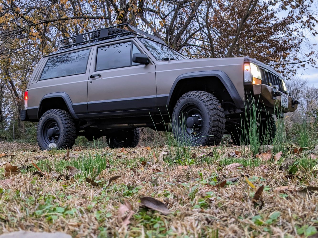 Jeep Cherokee XJ – Mercedes Turbo Diesel OM617 Swapped | Perilous Customs